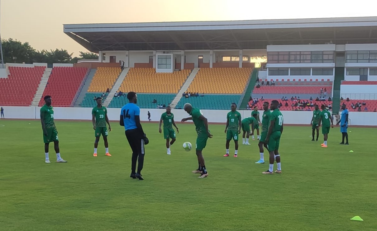 DJURTUS NO ESTÁDIO 24 DE SETEMBRO PARA PRIMEIRA SESSÃO DE TREINOS - FUT 245